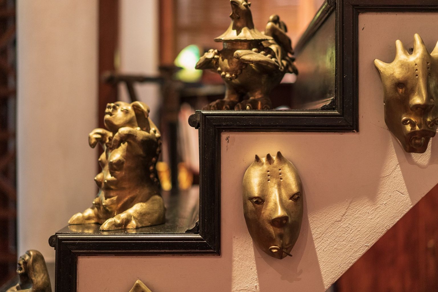 Phỏng vấn Suzanne Lecht về ‘Gang of five’ [nhóm năm] và ngôi nhà nghệ ...